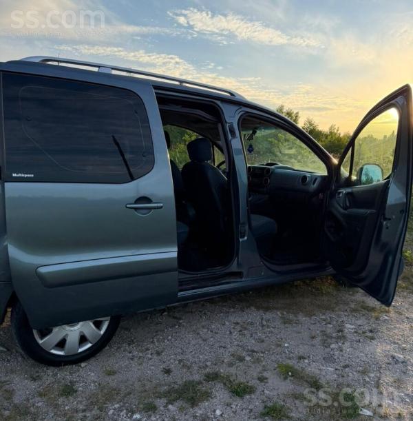 Zils Citroen Berlingo 2009 Rīga, ar dzinēja tilpumu 1.60 L un nobraukumu 350 tūkst. km par 2400 €, foto 7 vietnē AUTOMOTO.COM.LV