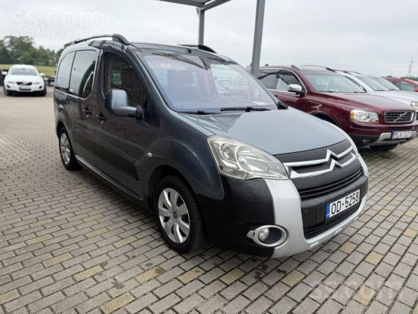 Blue Citroen Berlingo 2010 in Talsi, with an engine capacity of 1.60 L and mileage of 300 thousand km for 4950 €, photo 5 on AUTOMOTO.COM.LV