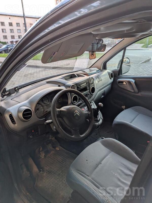 Zils Citroen Berlingo 2010 Ventspils, ar dzinēja tilpumu 1.60 L un nobraukumu 367 tūkst. km par 1300 €, foto 6 vietnē AUTOMOTO.COM.LV