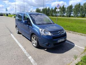 Zils Citroen Berlingo 2010 Jelgava, ar dzinēja tilpumu 1.60 L un nobraukumu 364 tūkst. km par 1400 €, foto 5 vietnē AUTOMOTO.COM.LV