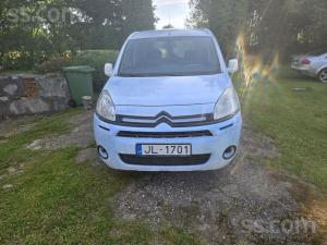 Blue Citroen Berlingo 2013 in Valka, with an engine capacity of 1.60 L and mileage of 383 thousand km for 1199 €, photo 1 on AUTOMOTO.COM.LV