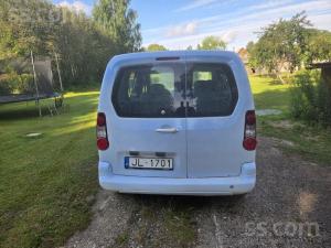 Blue Citroen Berlingo 2013 in Valka, with an engine capacity of 1.60 L and mileage of 383 thousand km for 1199 €, photo 4 on AUTOMOTO.COM.LV