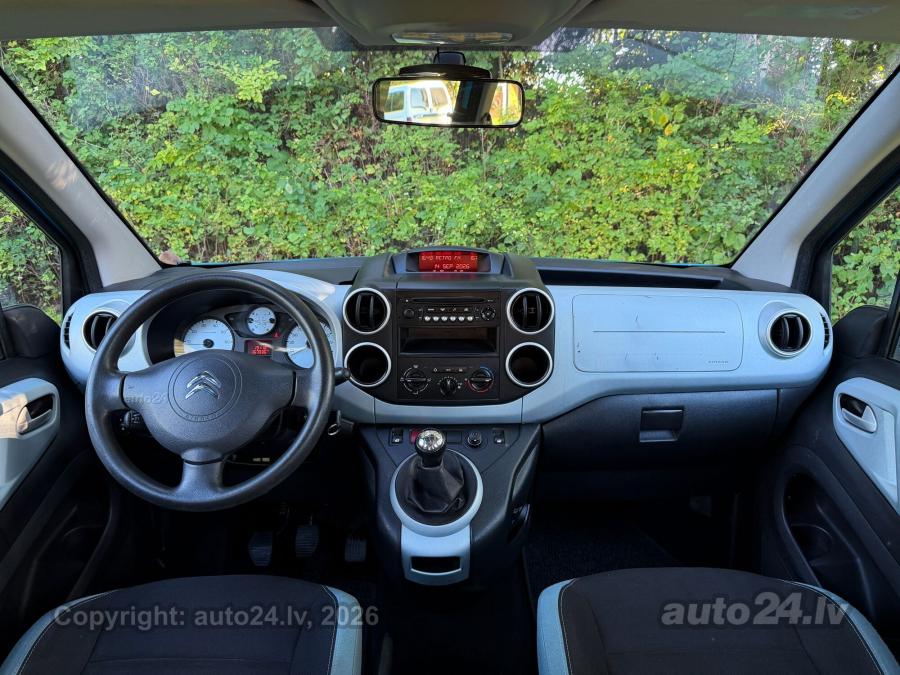 Zils Citroen Berlingo 2013 Tallina, ar dzinēja tilpumu 1.60 L un nobraukumu 167 tūkst. km par 5300 €, foto 18 vietnē AUTOMOTO.COM.LV