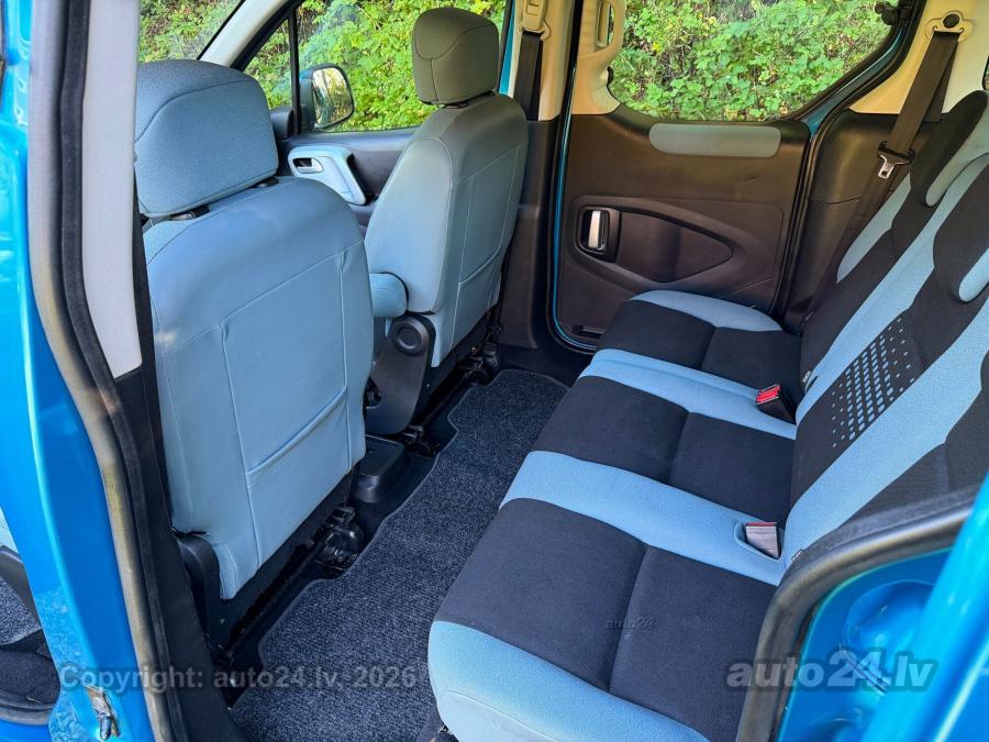 Zils Citroen Berlingo 2013 Tallina, ar dzinēja tilpumu 1.60 L un nobraukumu 167 tūkst. km par 5300 €, foto 23 vietnē AUTOMOTO.COM.LV