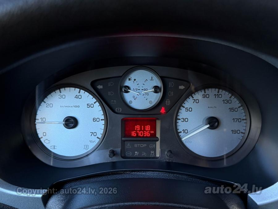 Zils Citroen Berlingo 2013 Tallina, ar dzinēja tilpumu 1.60 L un nobraukumu 167 tūkst. km par 5300 €, foto 25 vietnē AUTOMOTO.COM.LV
