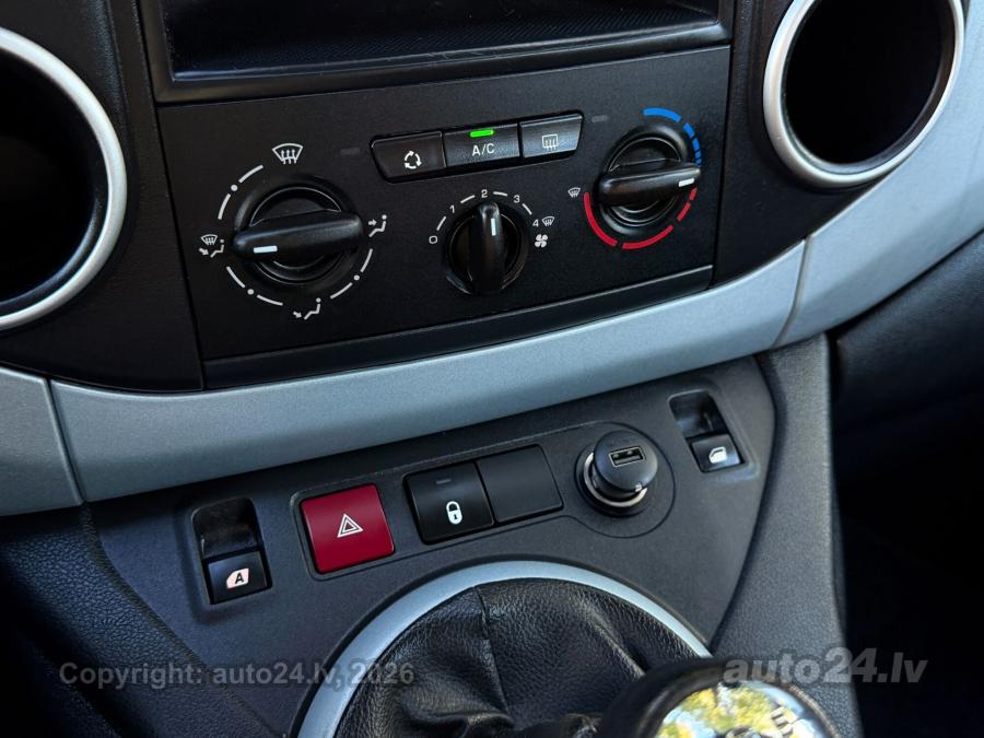 Zils Citroen Berlingo 2013 Tallina, ar dzinēja tilpumu 1.60 L un nobraukumu 167 tūkst. km par 5300 €, foto 26 vietnē AUTOMOTO.COM.LV
