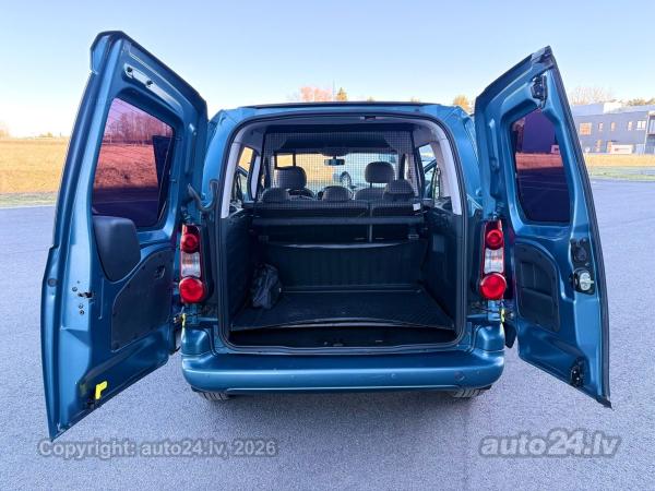 Blue Citroen Berlingo 2015 in Tallinn, with an engine capacity of 1.60 L and mileage of 132 thousand km for 6500 €, photo 6 on AUTOMOTO.COM.LV