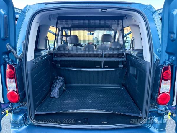 Blue Citroen Berlingo 2015 in Tallinn, with an engine capacity of 1.60 L and mileage of 132 thousand km for 6500 €, photo 7 on AUTOMOTO.COM.LV