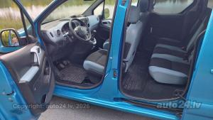 Zils Citroen Berlingo 2015 Tallina, ar dzinēja tilpumu 1.60 L un nobraukumu 186 tūkst. km par 5499 €, foto 11 vietnē AUTOMOTO.COM.LV