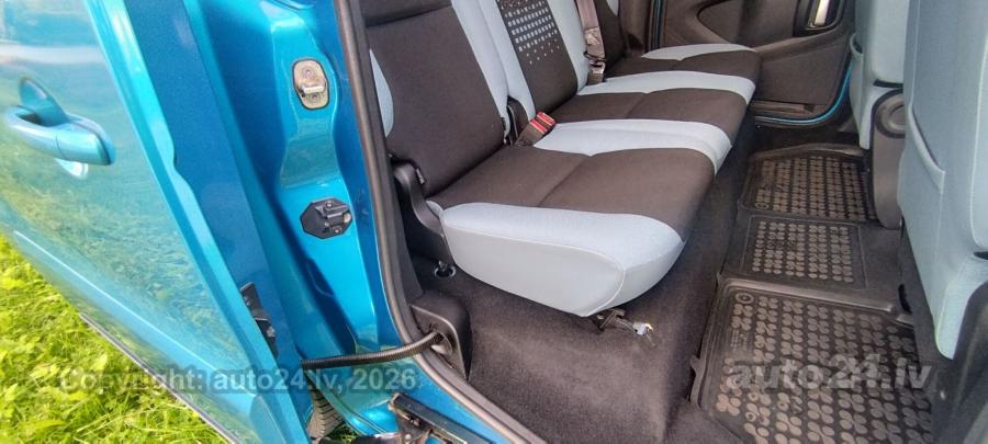 Zils Citroen Berlingo 2015 Tallina, ar dzinēja tilpumu 1.60 L un nobraukumu 186 tūkst. km par 5499 €, foto 14 vietnē AUTOMOTO.COM.LV