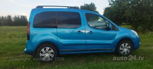 Zils Citroen Berlingo 2015 Tallina, ar dzinēja tilpumu 1.60 L un nobraukumu 186 tūkst. km par 5499 €, foto 22 vietnē AUTOMOTO.COM.LV