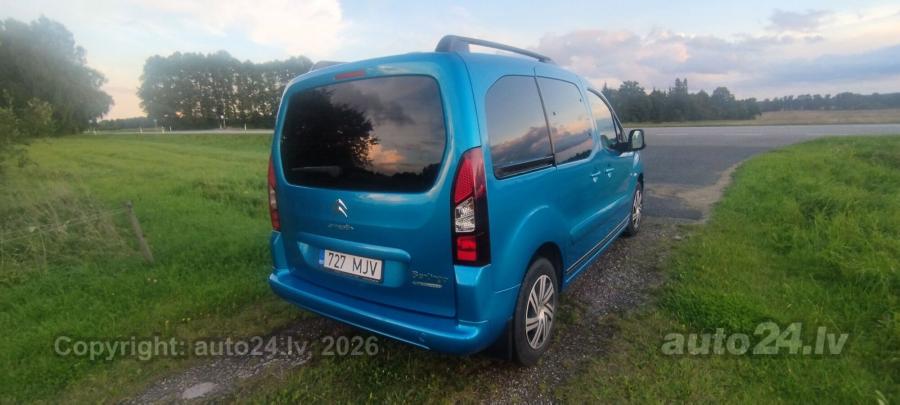 Zils Citroen Berlingo 2015 Tallina, ar dzinēja tilpumu 1.60 L un nobraukumu 186 tūkst. km par 5499 €, foto 25 vietnē AUTOMOTO.COM.LV
