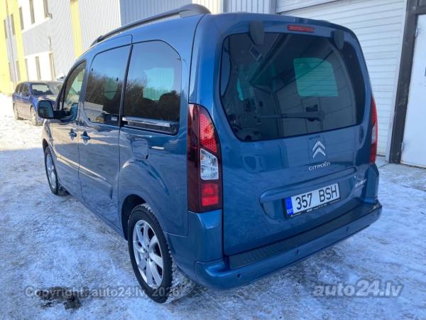 Zils Citroen Berlingo 2016 Tallina, ar dzinēja tilpumu 1.20 L un nobraukumu 187 tūkst. km par 6999 €, foto 5 vietnē AUTOMOTO.COM.LV