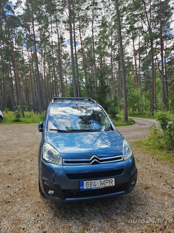 Zils Citroen Berlingo 2016 Tallina, ar dzinēja tilpumu 1.60 L un nobraukumu 201 tūkst. km par 5828 €, foto 2 vietnē AUTOMOTO.COM.LV
