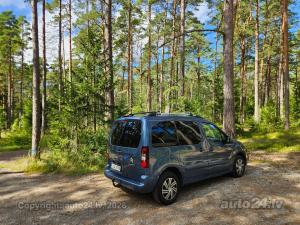 Zils Citroen Berlingo 2016 Tallina, ar dzinēja tilpumu 1.60 L un nobraukumu 201 tūkst. km par 5828 €, foto 5 vietnē AUTOMOTO.COM.LV