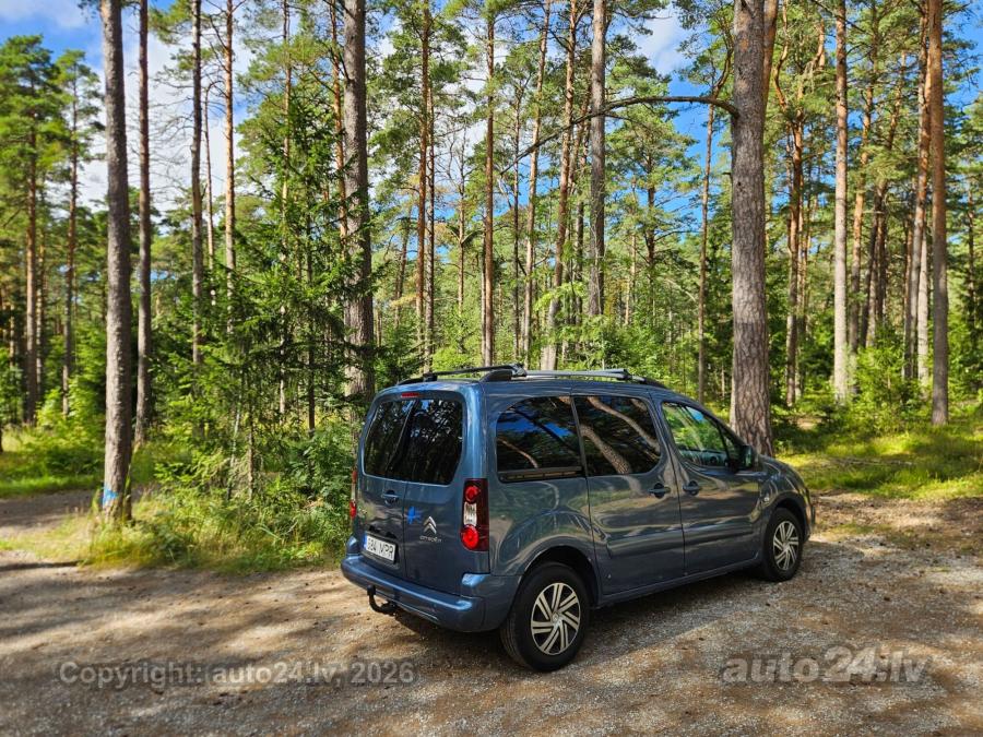Zils Citroen Berlingo 2016 Tallina, ar dzinēja tilpumu 1.60 L un nobraukumu 201 tūkst. km par 5828 €, foto 5 vietnē AUTOMOTO.COM.LV