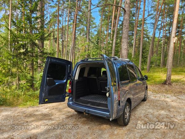 Zils Citroen Berlingo 2016 Tallina, ar dzinēja tilpumu 1.60 L un nobraukumu 201 tūkst. km par 5828 €, foto 5 vietnē AUTOMOTO.COM.LV