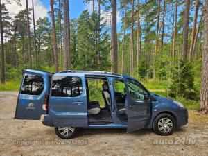 Zils Citroen Berlingo 2016 Tallina, ar dzinēja tilpumu 1.60 L un nobraukumu 201 tūkst. km par 5828 €, foto 7 vietnē AUTOMOTO.COM.LV