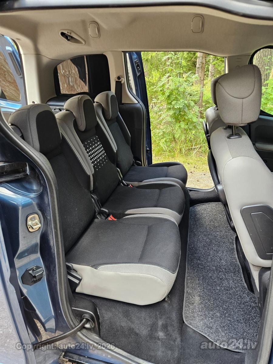 Zils Citroen Berlingo 2016 Tallina, ar dzinēja tilpumu 1.60 L un nobraukumu 201 tūkst. km par 5828 €, foto 11 vietnē AUTOMOTO.COM.LV