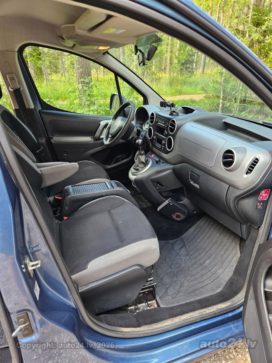Zils Citroen Berlingo 2016 Tallina, ar dzinēja tilpumu 1.60 L un nobraukumu 201 tūkst. km par 5828 €, foto 12 vietnē AUTOMOTO.COM.LV