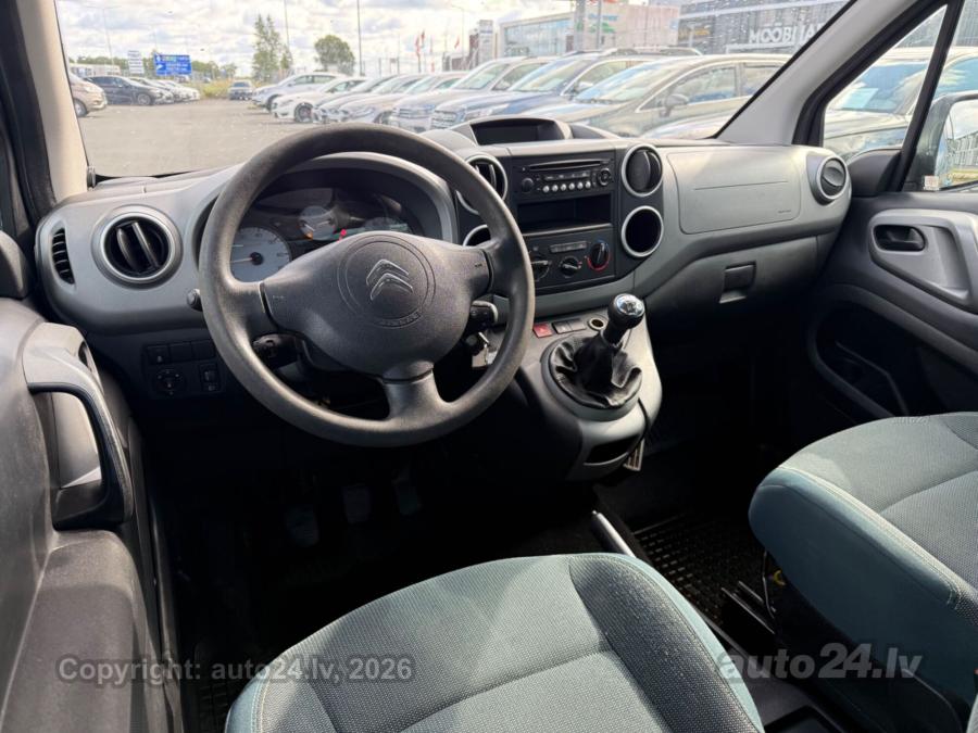 Blue Citroen Berlingo 2016 in Tallinn, with an engine capacity of 1.60 L and mileage of 135 thousand km for 5990 €, photo 6 on AUTOMOTO.COM.LV