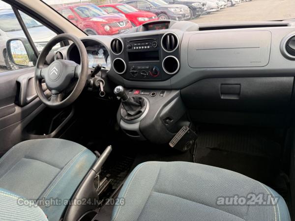 Blue Citroen Berlingo 2016 in Tallinn, with an engine capacity of 1.60 L and mileage of 135 thousand km for 5990 €, photo 7 on AUTOMOTO.COM.LV