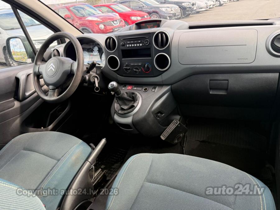 Blue Citroen Berlingo 2016 in Tallinn, with an engine capacity of 1.60 L and mileage of 135 thousand km for 5990 €, photo 7 on AUTOMOTO.COM.LV