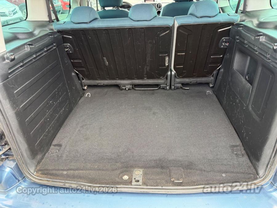 Blue Citroen Berlingo 2016 in Tallinn, with an engine capacity of 1.60 L and mileage of 135 thousand km for 5990 €, photo 15 on AUTOMOTO.COM.LV