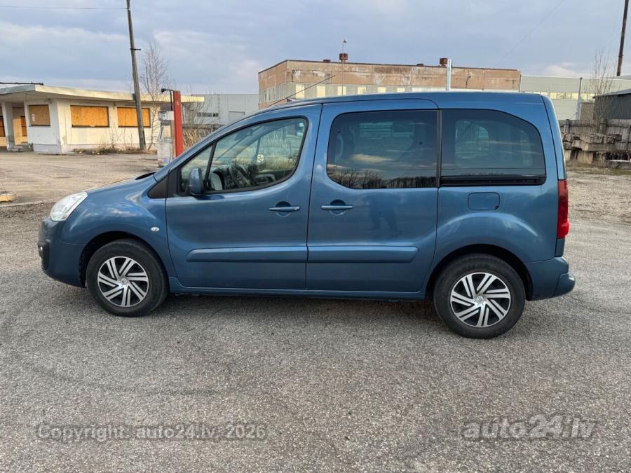 Blue Citroen Berlingo 2018 in Tallinn, with an engine capacity of 1.60 L and mileage of 117 thousand km for 7800 €, photo 5 on AUTOMOTO.COM.LV