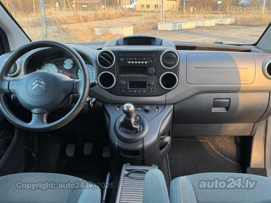 Blue Citroen Berlingo 2018 in Tallinn, with an engine capacity of 1.60 L and mileage of 117 thousand km for 7800 €, photo 8 on AUTOMOTO.COM.LV
