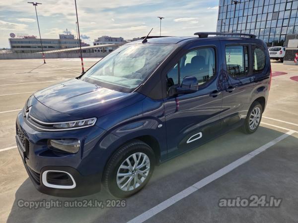 Zils Citroen Berlingo 2019 Tallina, ar dzinēja tilpumu 1.50 L un nobraukumu 150 tūkst. km par 13500 €, foto 3 vietnē AUTOMOTO.COM.LV