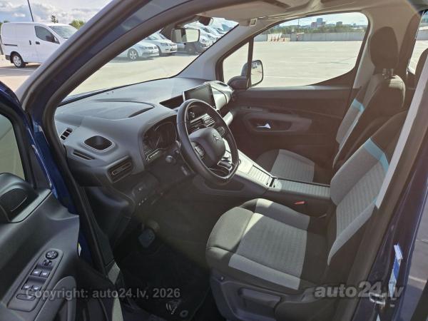 Zils Citroen Berlingo 2019 Tallina, ar dzinēja tilpumu 1.50 L un nobraukumu 150 tūkst. km par 13500 €, foto 8 vietnē AUTOMOTO.COM.LV