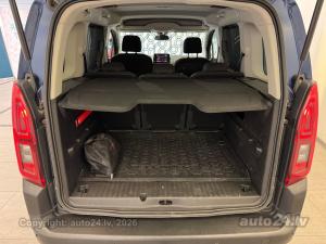 Zils Citroen Berlingo 2020 Tallina, ar dzinēja tilpumu 1.20 L un nobraukumu 120 tūkst. km par 14900 €, foto 12 vietnē AUTOMOTO.COM.LV