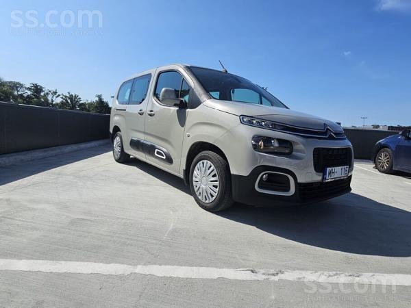 Brown Citroen Berlingo 2019 in Riga, with an engine capacity of 1.50 L and mileage of 178 thousand km for 10333 €, photo 2 on AUTOMOTO.COM.LV
