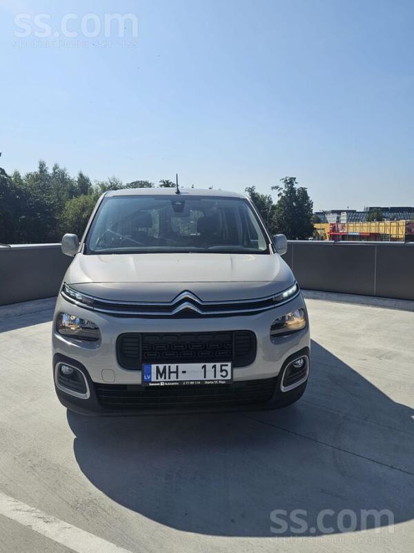 Brown Citroen Berlingo 2019 in Riga, with an engine capacity of 1.50 L and mileage of 178 thousand km for 10333 €, photo 3 on AUTOMOTO.COM.LV