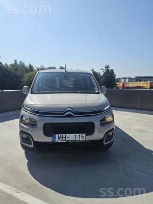 Brown Citroen Berlingo 2019 in Riga, with an engine capacity of 1.50 L and mileage of 178 thousand km for 10333 €, photo 4 on AUTOMOTO.COM.LV