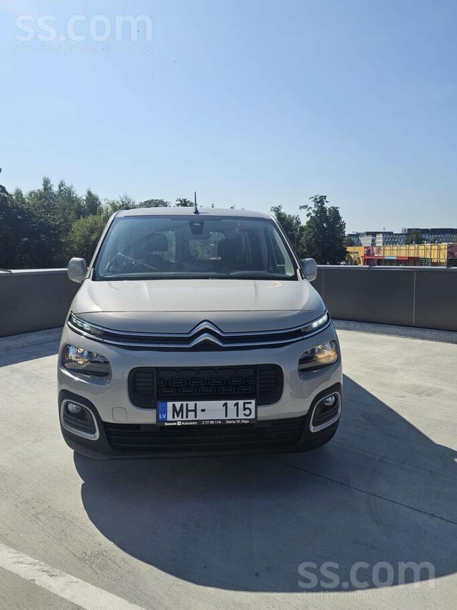 Brown Citroen Berlingo 2019 in Riga, with an engine capacity of 1.50 L and mileage of 178 thousand km for 10333 €, photo 4 on AUTOMOTO.COM.LV