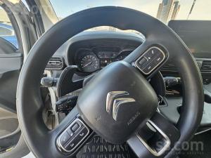 Brown Citroen Berlingo 2019 in Riga, with an engine capacity of 1.50 L and mileage of 178 thousand km for 10333 €, photo 10 on AUTOMOTO.COM.LV