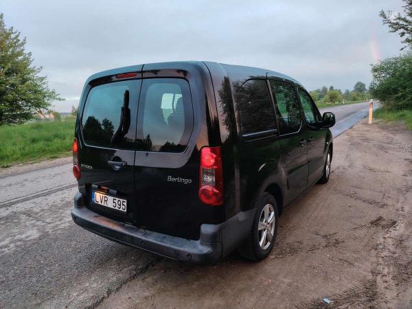 Brūns Citroen Berlingo 2010 Viļņa, ar dzinēja tilpumu 1.56 L un nobraukumu 312 tūkst. km par 2700 €, foto 3 vietnē AUTOMOTO.COM.LV