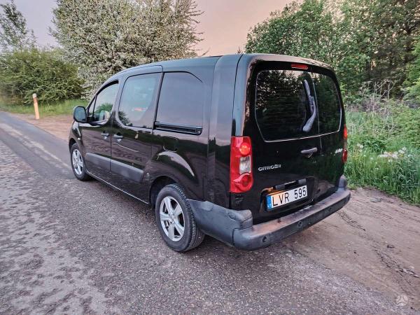 Brūns Citroen Berlingo 2010 Viļņa, ar dzinēja tilpumu 1.56 L un nobraukumu 312 tūkst. km par 2700 €, foto 5 vietnē AUTOMOTO.COM.LV