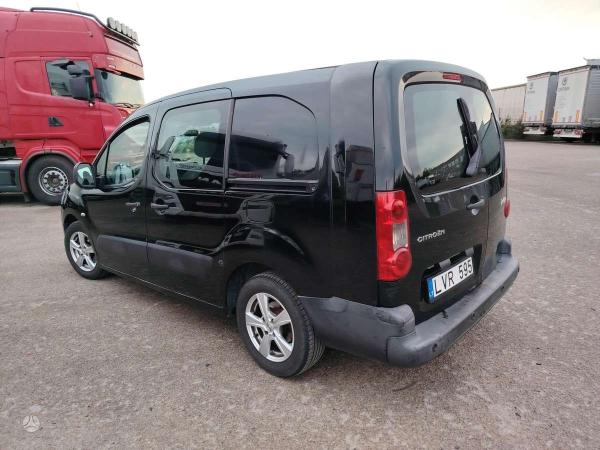 Brūns Citroen Berlingo 2010 Viļņa, ar dzinēja tilpumu 1.56 L un nobraukumu 312 tūkst. km par 2700 €, foto 6 vietnē AUTOMOTO.COM.LV