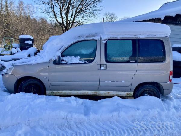 Brown Citroen Berlingo 2008 in Ogre, with an engine capacity of 1.60 L and mileage of 350 thousand km for 500 €, photo 2 on AUTOMOTO.COM.LV
