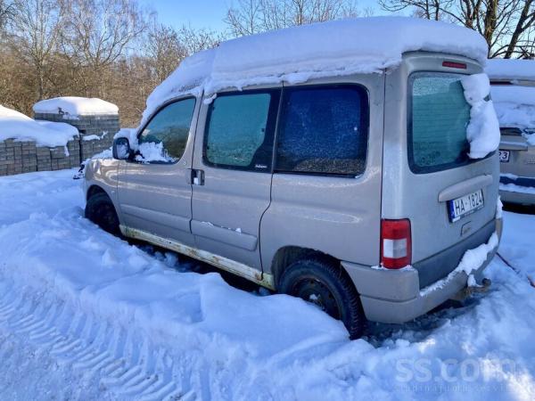 Brown Citroen Berlingo 2008 in Ogre, with an engine capacity of 1.60 L and mileage of 350 thousand km for 500 €, photo 3 on AUTOMOTO.COM.LV