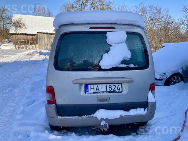Brown Citroen Berlingo 2008 in Ogre, with an engine capacity of 1.60 L and mileage of 350 thousand km for 500 €, photo 4 on AUTOMOTO.COM.LV