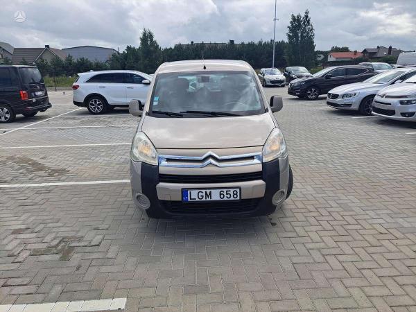 Brūns Citroen Berlingo 2008 Tauragė, ar dzinēja tilpumu 1.56 L un nobraukumu 217 tūkst. km par 2400 €, foto 2 vietnē AUTOMOTO.COM.LV