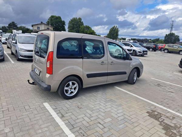 Brūns Citroen Berlingo 2008 Tauragė, ar dzinēja tilpumu 1.56 L un nobraukumu 217 tūkst. km par 2400 €, foto 4 vietnē AUTOMOTO.COM.LV