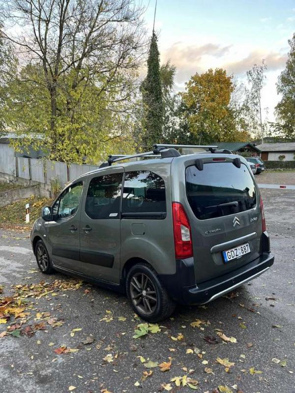 Brūns Citroen Berlingo 2009 Kauņa, ar dzinēja tilpumu 1.56 L un nobraukumu 3545 tūkst. km par 2750 €, foto 1 vietnē AUTOMOTO.COM.LV