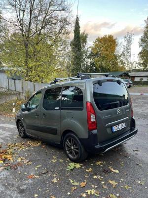Brūns Citroen Berlingo 2009 Kauņa, ar dzinēja tilpumu 1.56 L un nobraukumu 3545 tūkst. km par 2750 €, foto  vietnē AUTOMOTO.COM.LV