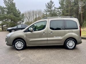 Brown Citroen Berlingo 2012 in Siauliai, with an engine capacity of 1.60 L and mileage of 199 thousand km for 4400 €, photo 6 on AUTOMOTO.COM.LV