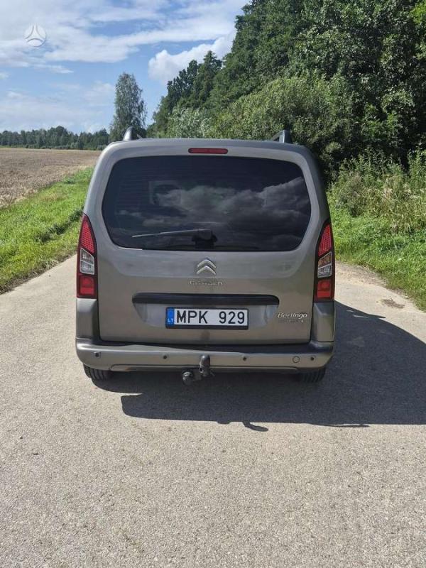 Brown Citroen Berlingo 2013 in Raseiniai, with an engine capacity of 1.60 L and mileage of 290 thousand km for 4150 €, photo 4 on AUTOMOTO.COM.LV